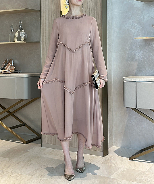 ご懐妊中のパーティこそドレスはレンタルで